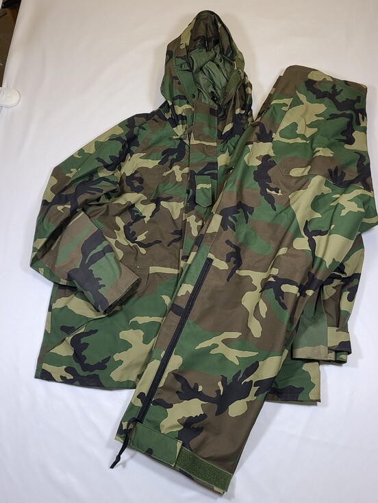 U.S. Army | Jackets & Coats | E Vintage 9s Us Army Ecwcs Gore Tex Rain ...